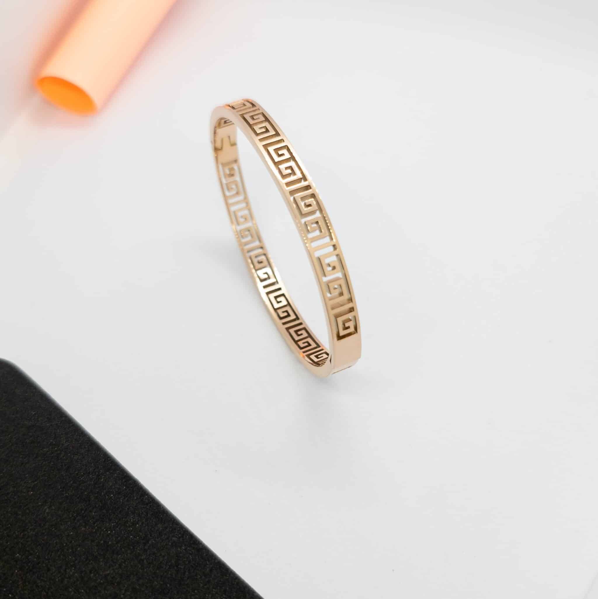 ELEGANT GEOMETRY BRACELET - Sparkstone