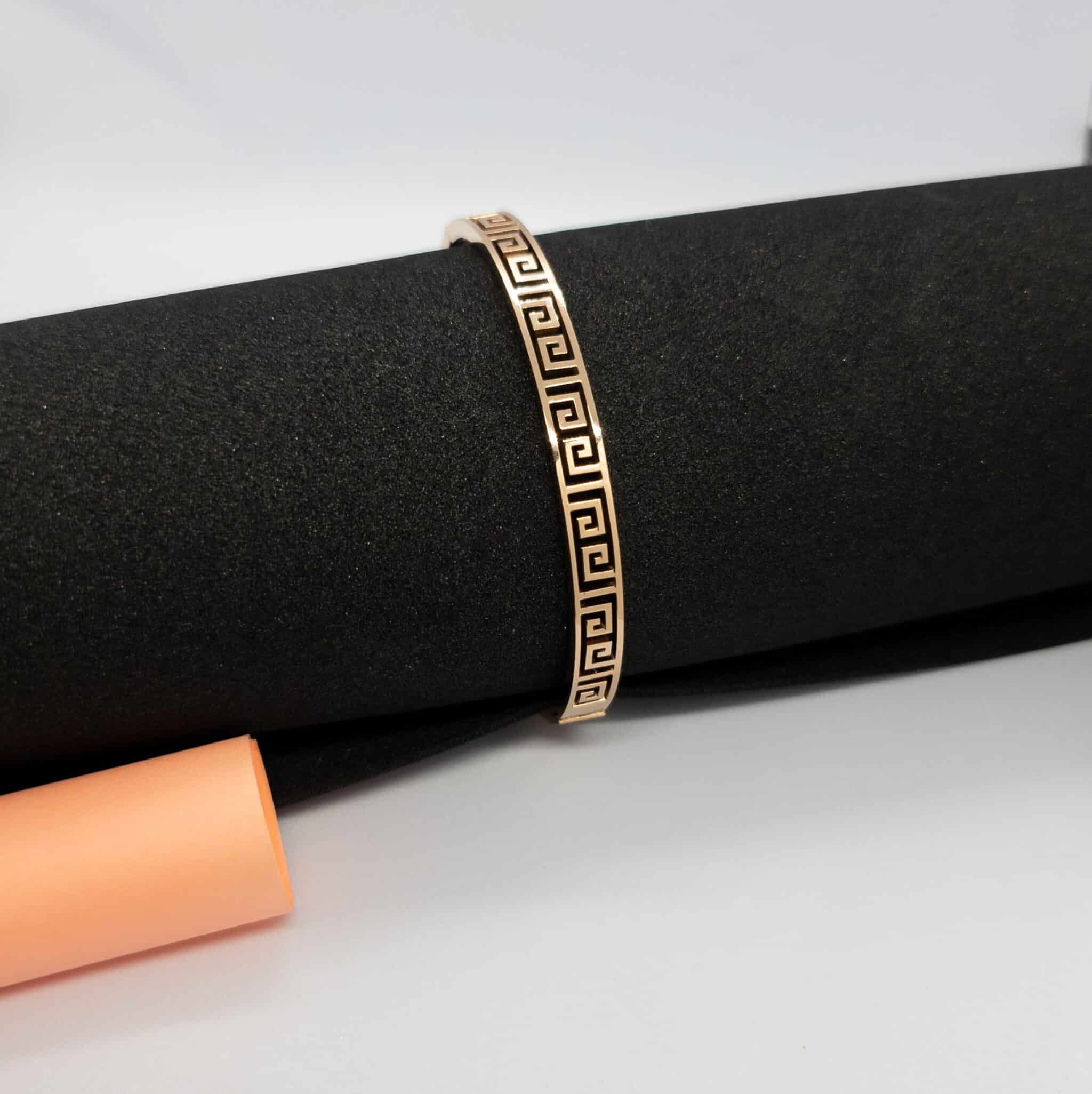 ELEGANT GEOMETRY BRACELET - Sparkstone