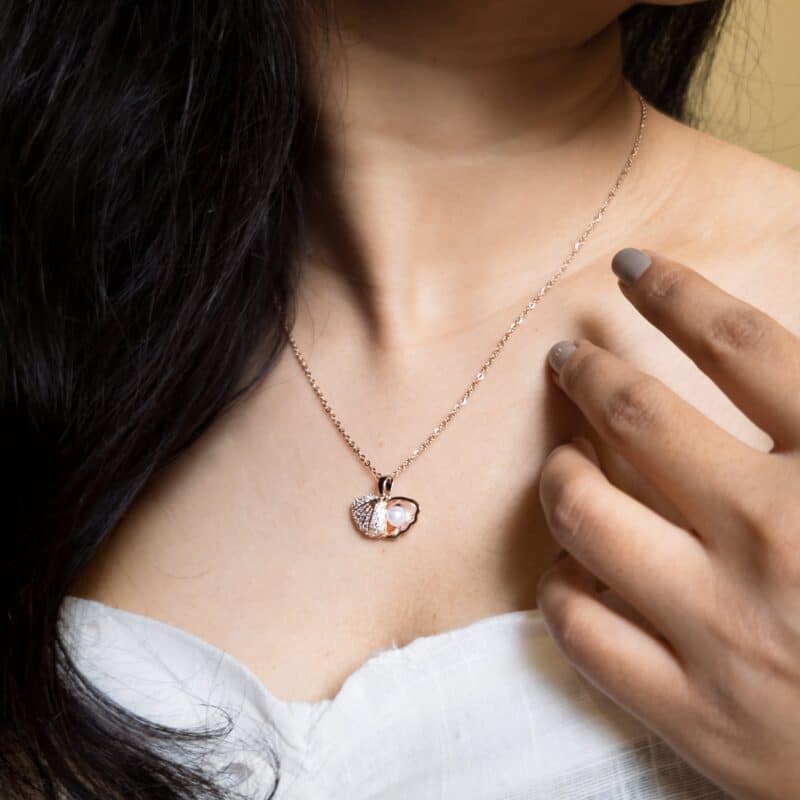 PEARL SHELL NECKLACE - Sparkstone