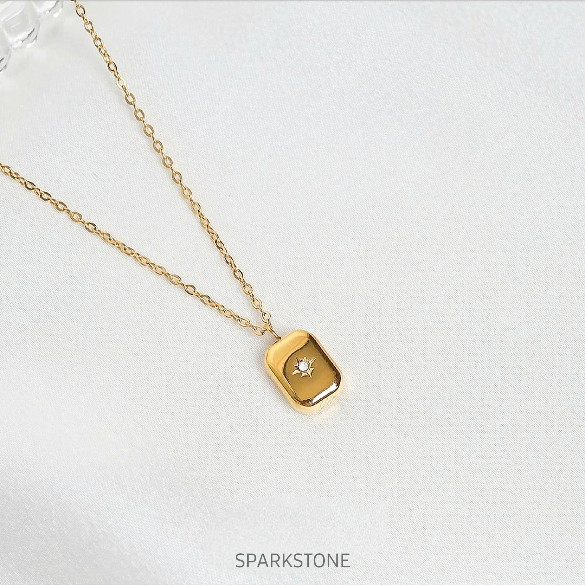 SOLITAIRE STAR NECKLACE - Sparkstone